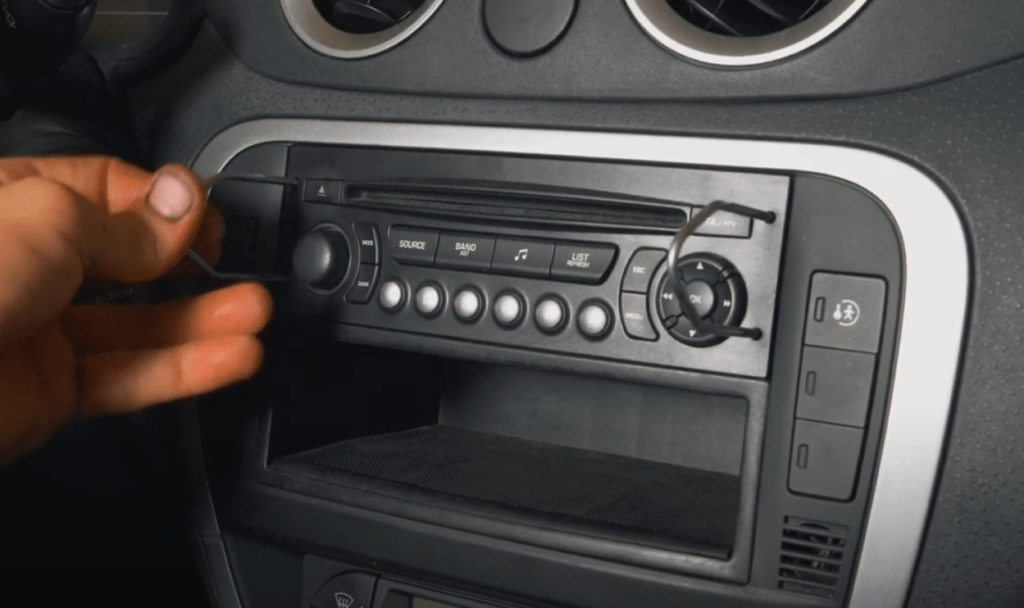 Citroen C3 Radio tauschen: Ein einfacher Guide für den Austausch des Radios